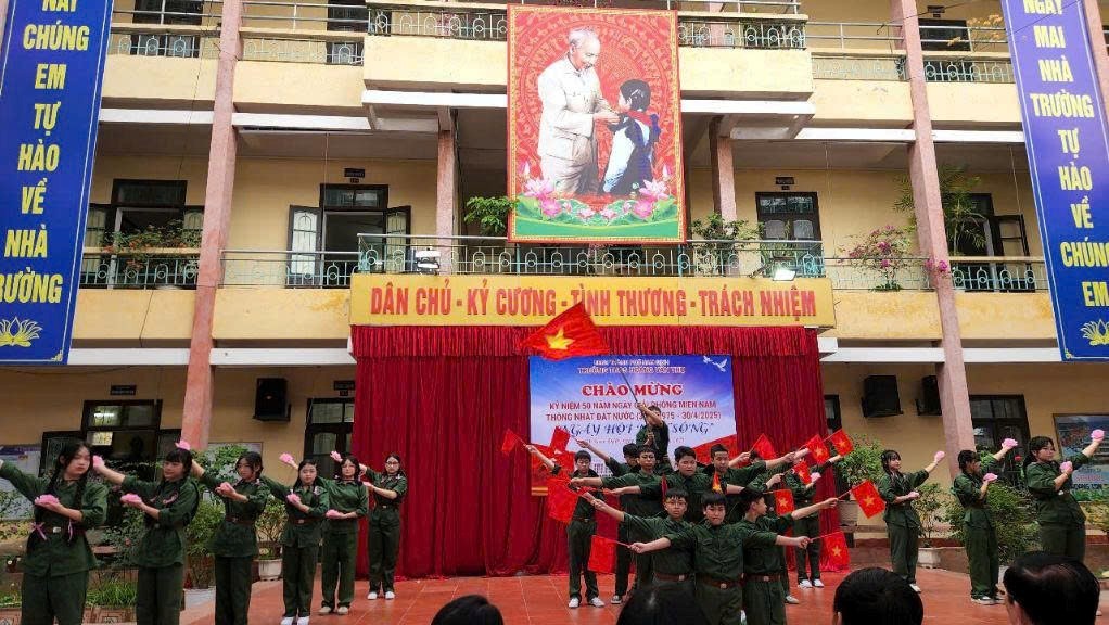 Mô hình “lớp học mở” tại trường THCS Hoàng Văn Thụ (Ninh Bình): Kiến ...