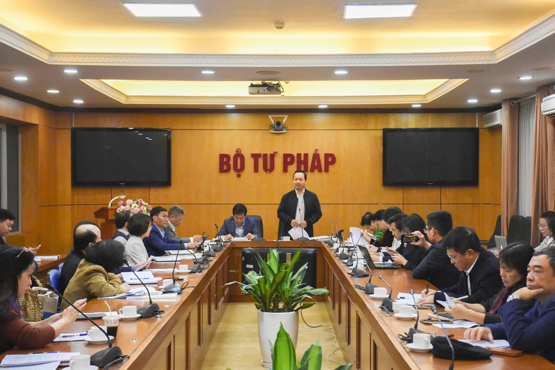 Cần có cơ chế thu hút đầu tư đặc biệt và hỗ trợ cho người yếu thế, đồng ...